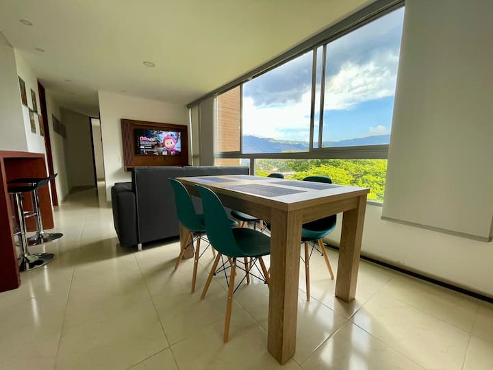 Digital Nomads Welcome – Quiet, Fast Internet - Medellín, Colombia