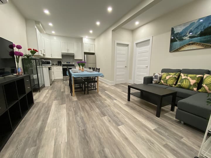 Decarie Ii-4 | In Montreal - Lasalle