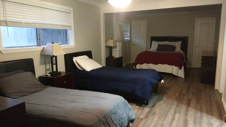 House Your Entire Crew With This Clean, Quiet 3 Br - Texarkana, TX