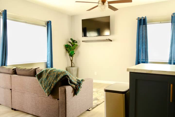 Newly Built Detached Guesthouse - Norwalk, CA