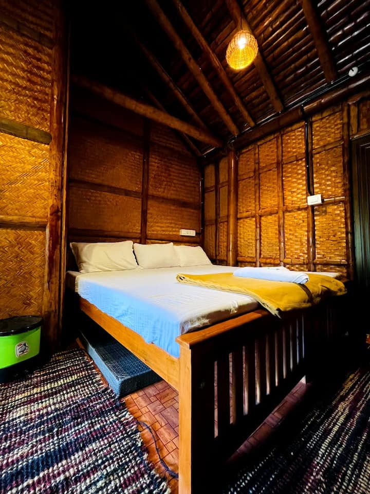 Thekkini Wooden Tribal-hut - Bandipur