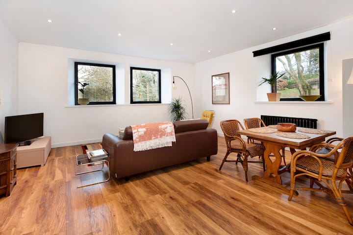 Bala Lodge.  Modern Haven On Ancient Dartmoor - Dartmoor Forest