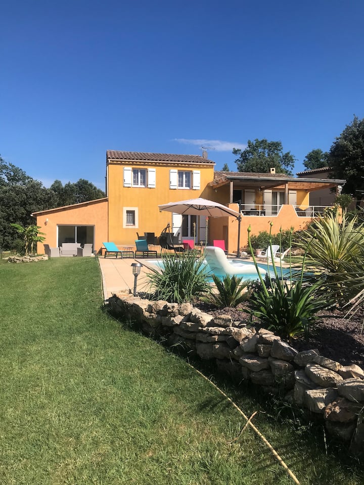 Gîte 2 Personnes
Et Un Enfant De Moins 
De 3 Ans - Brignoles