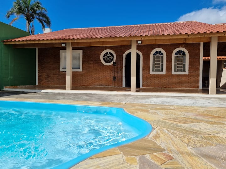 Casa Com Piscina A 100m Da Praia - Caraguatatuba