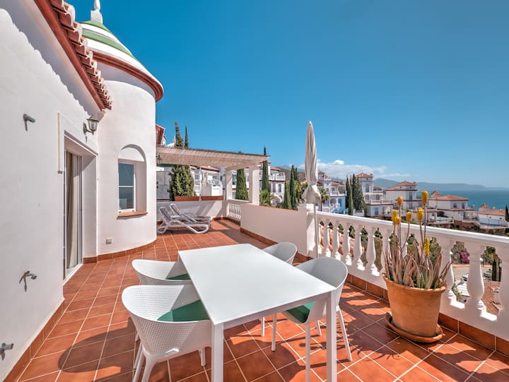 Spacious Nice Villa In Nerja With Sea View & Pool - Torrox Costa
