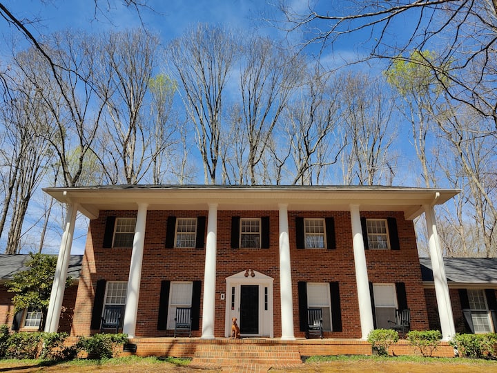 Hot Tub & Fire Pit @ The Living Easley Manor! - Saluda Lake, SC