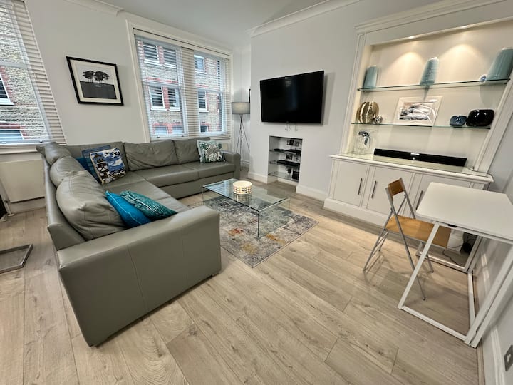 2 Bed Chiltern Street Apartment Marylebone  B - Marylebone