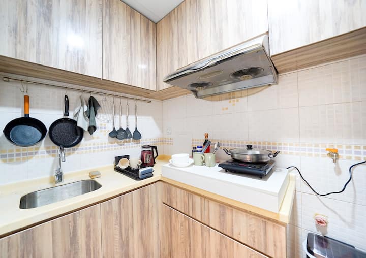 Simple Double Bedroom @1 Min To Wan Chai Mtr - Sheung Wan