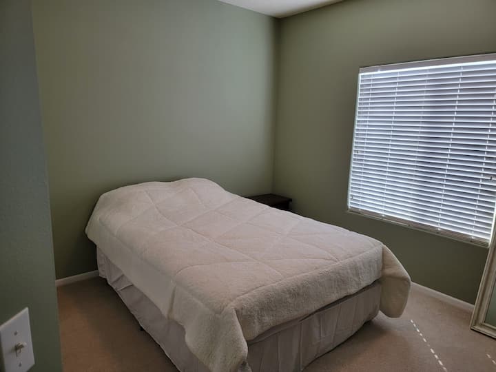 Quiet 1 Bedroom In A Home. - Gretna, NE