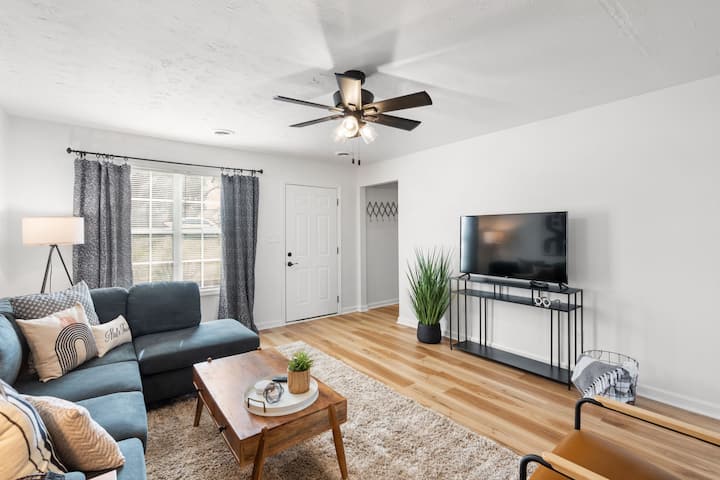 Columbia Cottage - 2br/1ba - Columbia, TN