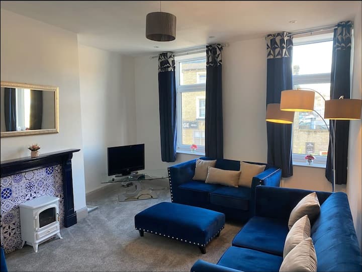 Felix Room (En Suite) Modern And Fresh Design - Huddersfield