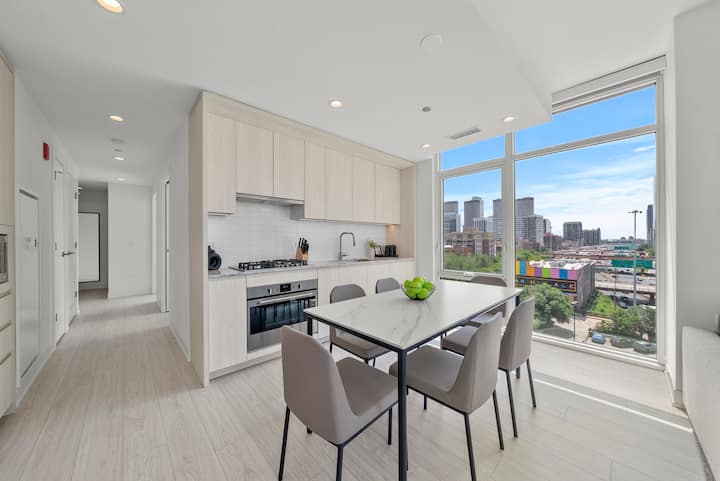Level Three Bedroom Suite | Fulton Market - Kenwood - Chicago