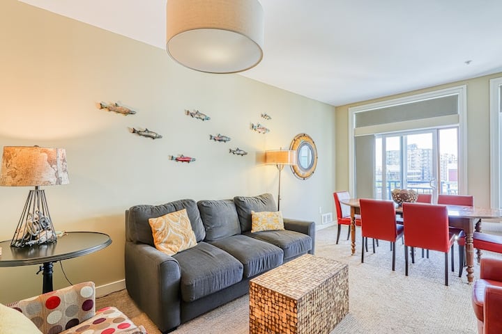 Brilliant 2 Bedroom Home In The Heart Of Seattle! - Seattle, WA