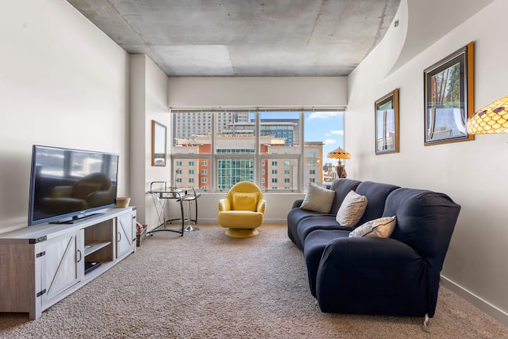 Spire 1916: Downtown High-rise With City Views! - Denver