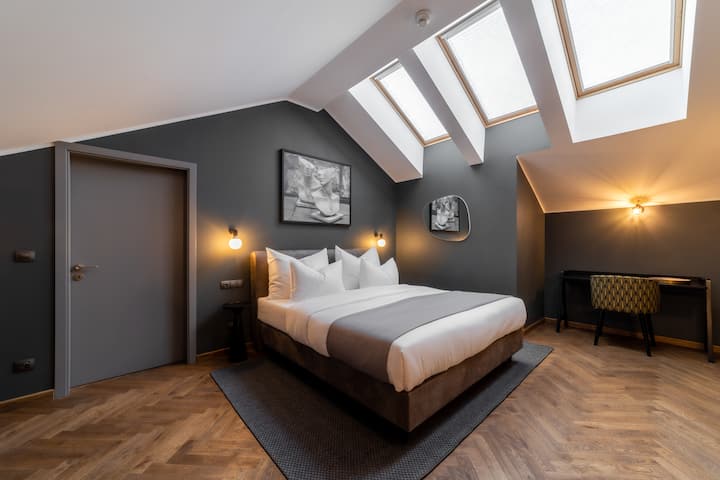 Deluxe With Balcony For Four Guests - Prague