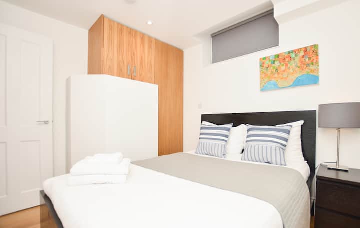 Lower Ground Floor 1 Bed Apartment In Kings Cross - London, UK