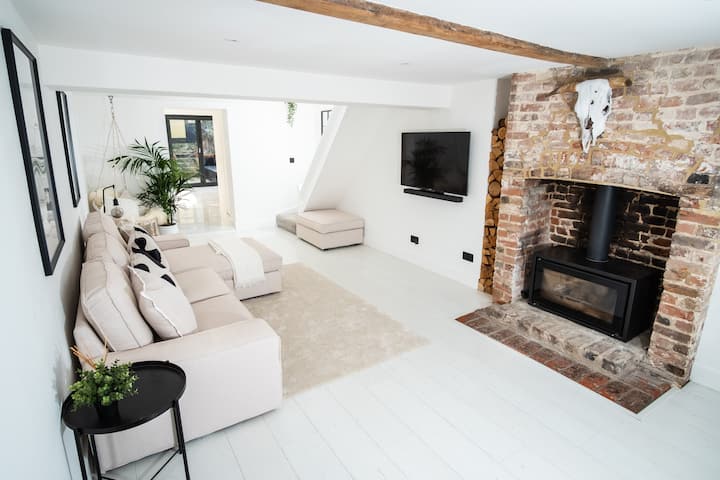 Modern Cottage | Fast Wifi | Cosy Logburner - Chingford