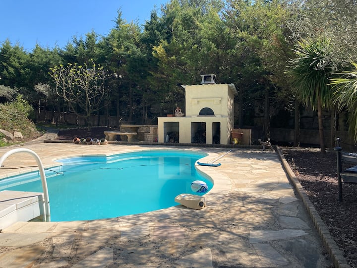 Belle Villa + Piscine Au Calme - Nîmes