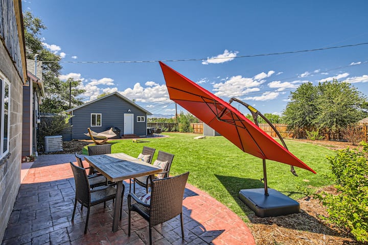 Hot Tub | Huge Yard | Amazing 3br&guest House - Denver, CO