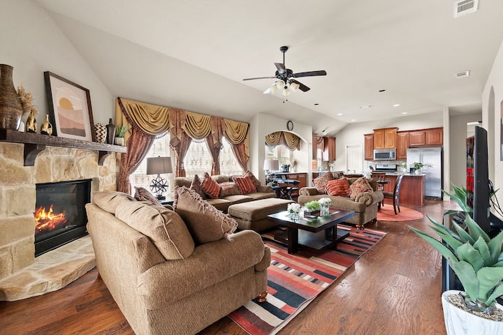 Peaceful 4 Bd Family Getaway - Arlington