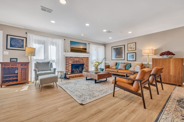 Stylish 2br Townhome Near Atlanta & Sandy Springs - Marietta, GA