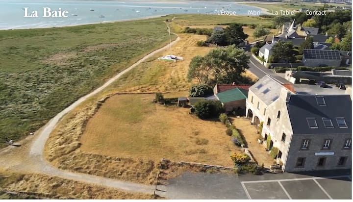 Demeure Bord De Mer - 28 Personnes, 11 Chambres - Plage de Gouville-sur-Mer