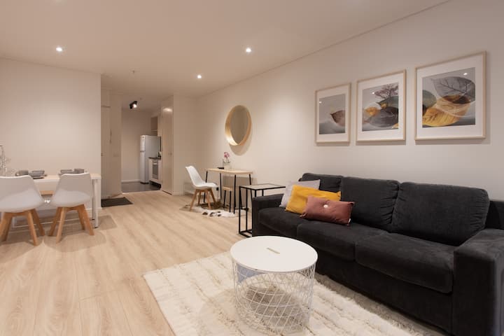 1 Free Carpark, 1 Queen Bed, 1 Sofa Bed - Melbourne