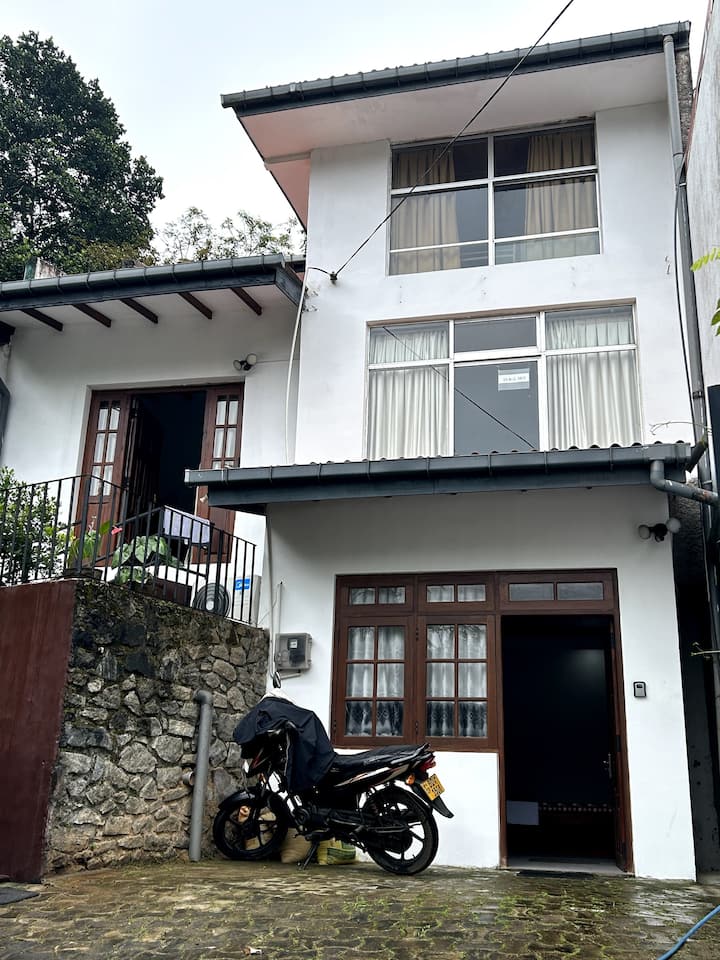 Kandy Holiday Home - Kandy