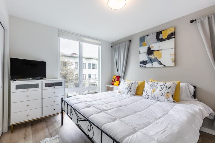 Capitol Hill Luxury King Room - Seattle, WA