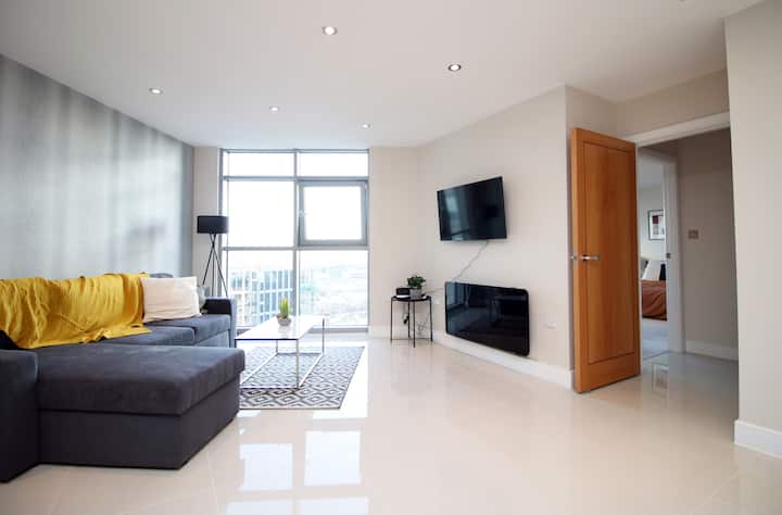 King Size Bed Luxury Flat W/parking And Balcony - 카디프