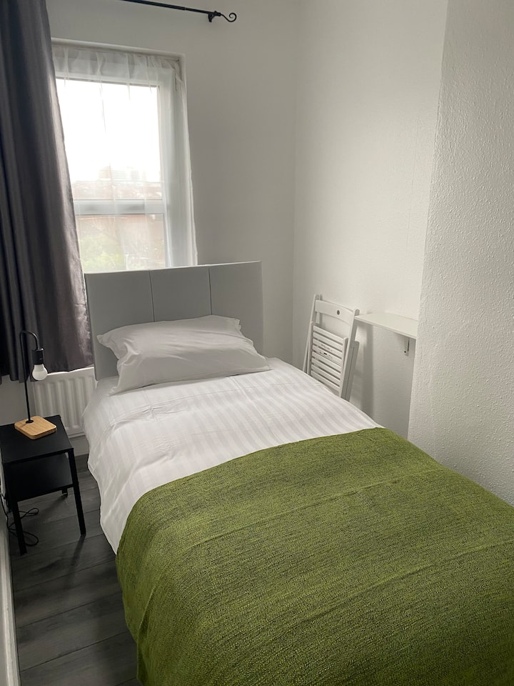 Single Room - Botanic, Belfast (2nd Floor) - Belfast