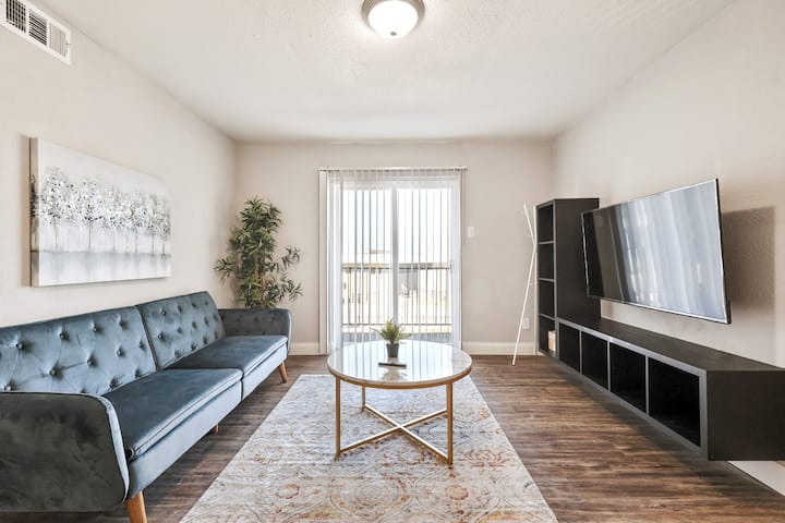 Modern 1br Apt W/kitchen - Northwood Hills - Dallas