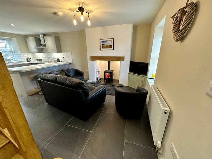 Fully Refurbished Cosy Cottage With Hot Tub - Gwynedd