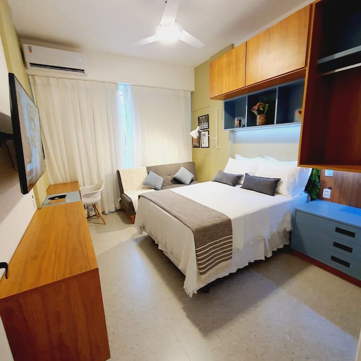 Apartamento Recém-reformado 150m Praia Copacabana - Rio de Janeiro