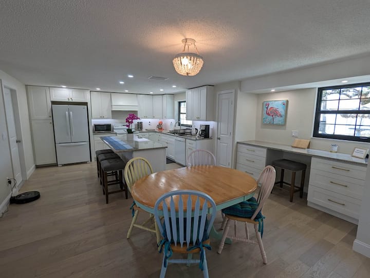 Modern Retreat I 3bd I Fire Pit I ~ 8min To Beach - Venice, FL