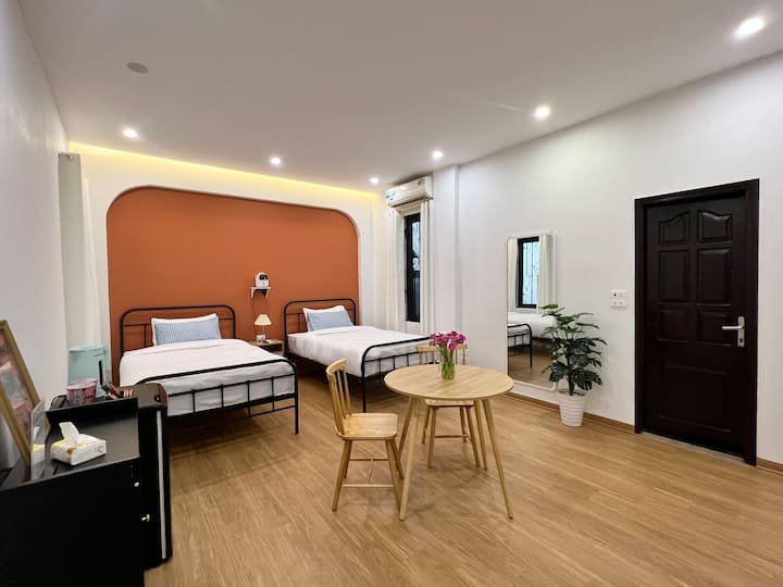 Spacious Twin Room | Hanoi Flower Season - Hanói