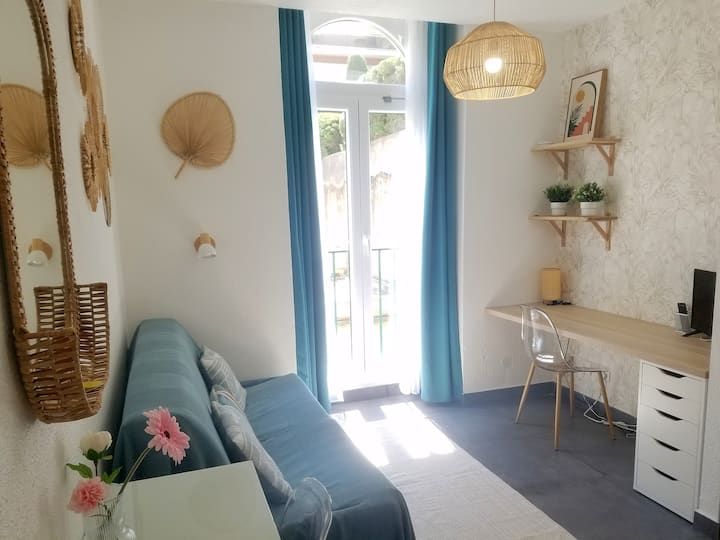 Au Pied Du Tram Et De La Mer, Calme Et Fonctionnel - Nizza