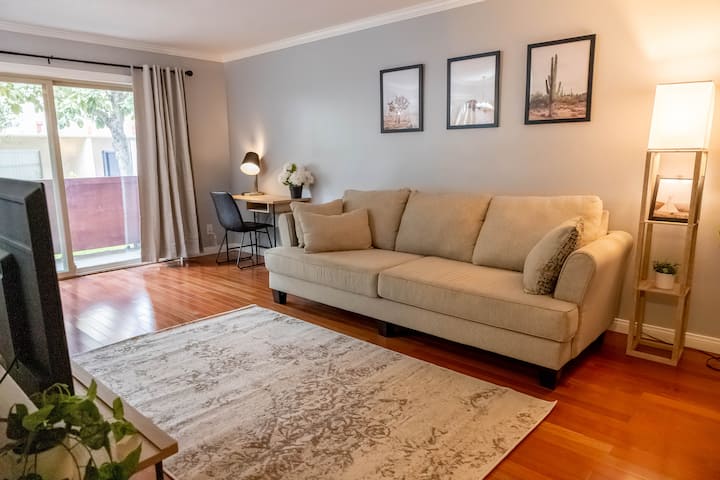 Charming Fully Furnished Condo! - San Diego, CA