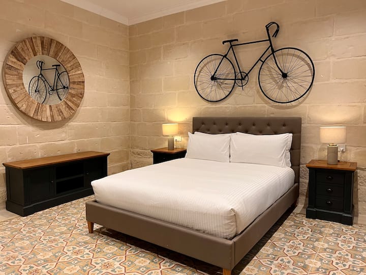 Maltese Maisonette In Sliema - Malta