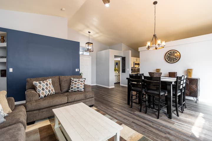 5 Bedroom Beautiful Nw Bakersfield With Pool! - Bakersfield, CA