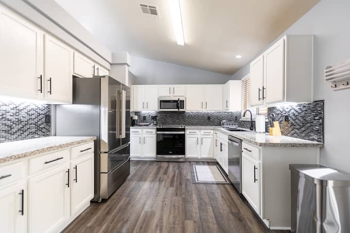 5 Bedroom Beautiful Nw Bakersfield With Pool! - 베이커즈필드