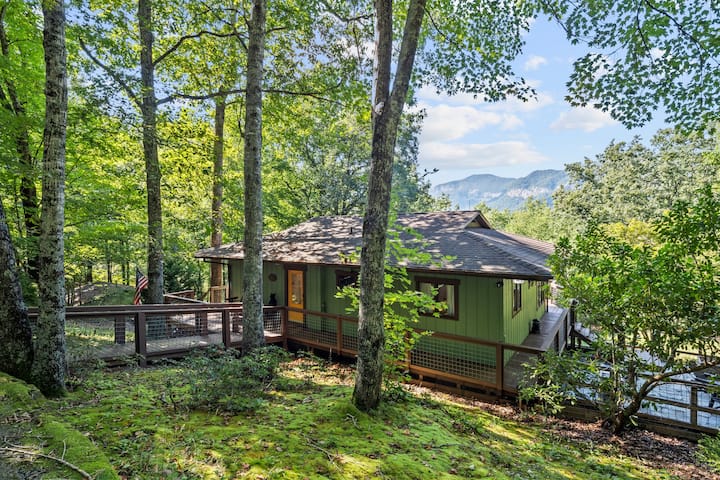 Cozy Mountain Getaway W/ Hot Tub - Lake Lure, NC