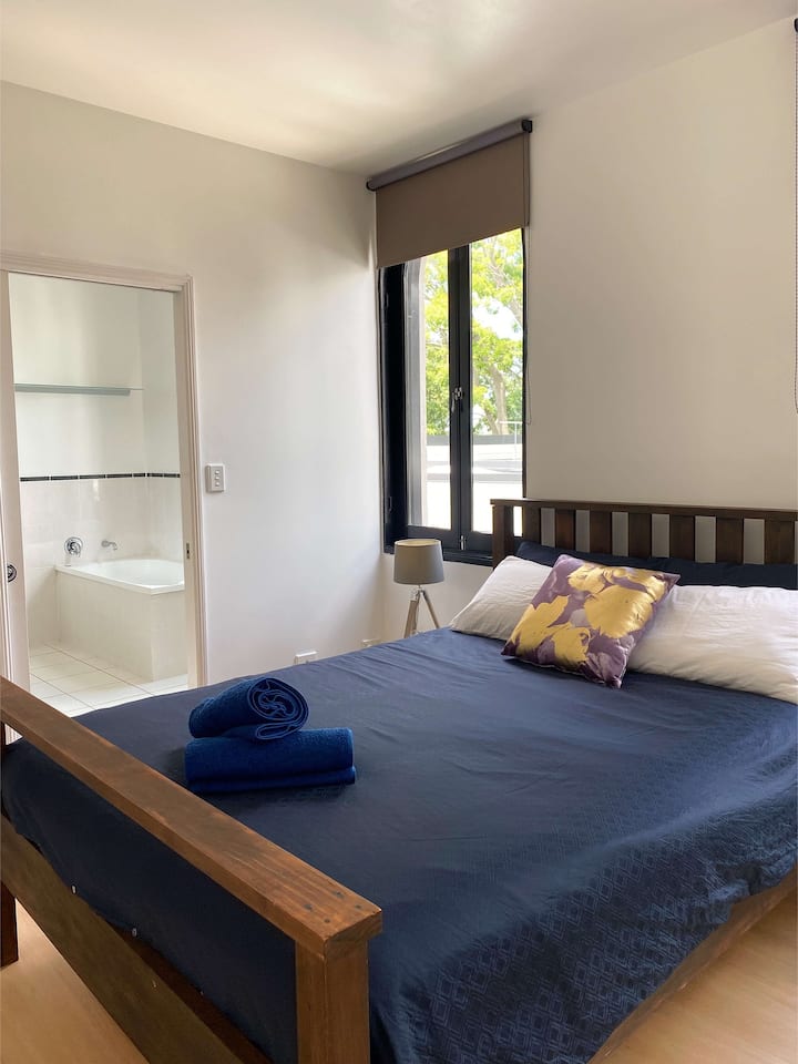 Ensuite Room Atop Bowen Hills 2km To Cbd Massive - Newstead