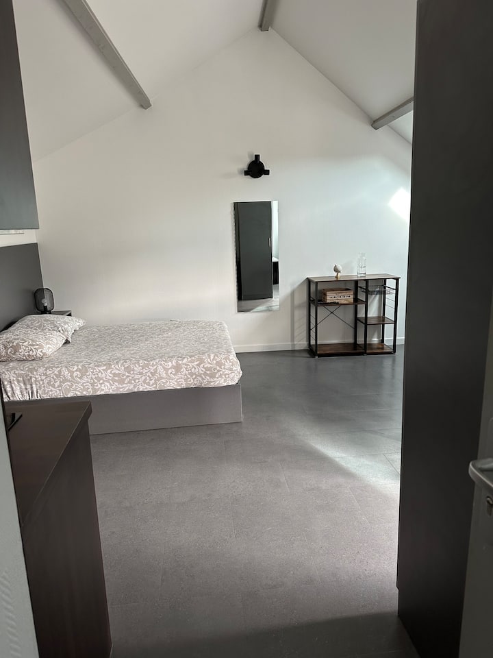 Studio Simple/fonctionnel (Près Du Centre Ville) - Reims