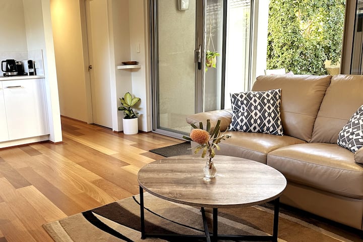 Garden Hideaway - Mount Pleasant