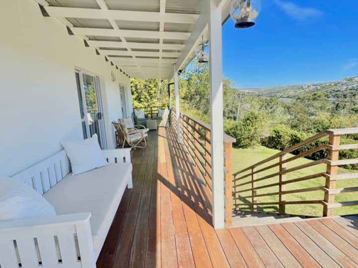 Plettenberg Bay Cozy Family Home With Nature Views - Plettenberg Bay