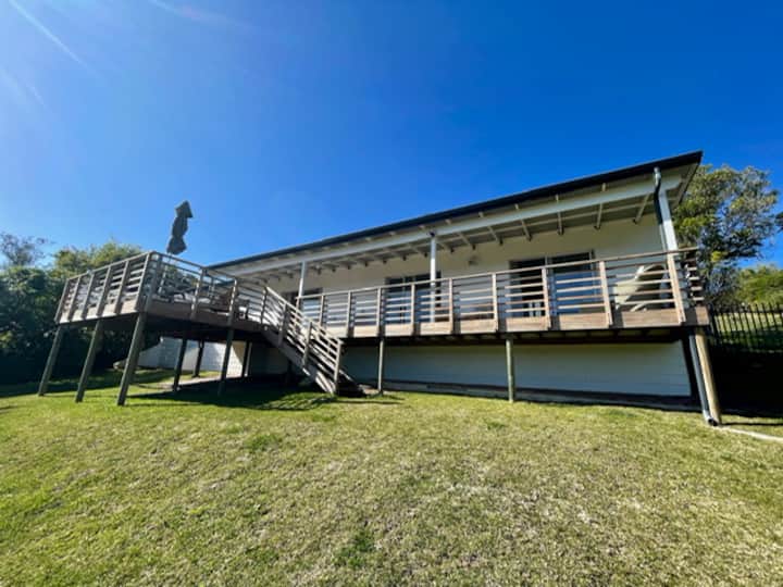 Plettenberg Bay Cozy Family Home With Nature Views - Plettenberg Bay