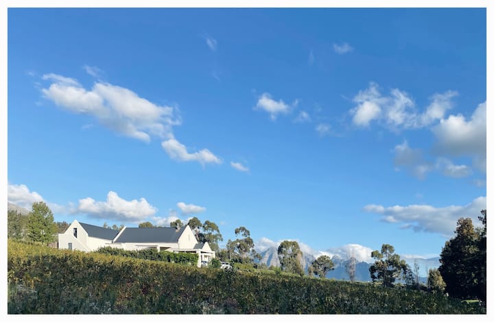 Idyllic Wine Farm Living - Paarl