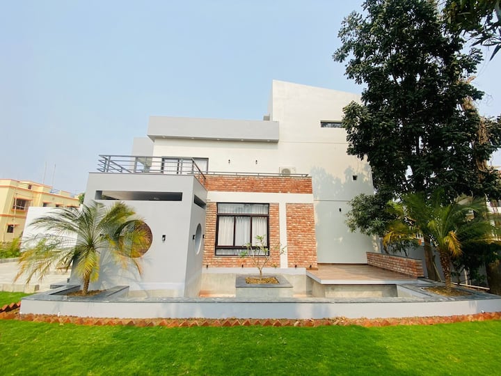 Uttirna Santiniketan - Santiniketan