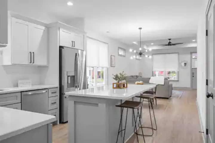 Downtown| Hot Tub | Pet Friendly | Pool Table - Chattanooga, TN